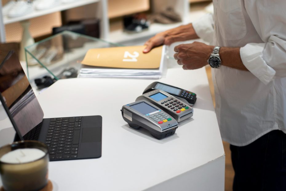 Digital Commerce Payment Solutions: Guide to Third-Party Options